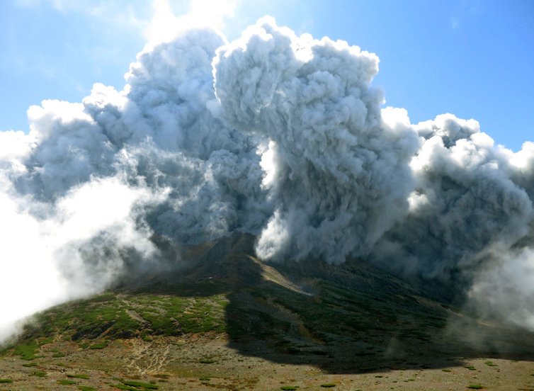 Gallery: Japan's Mt Ontake volcano erupts - Australian Geographic