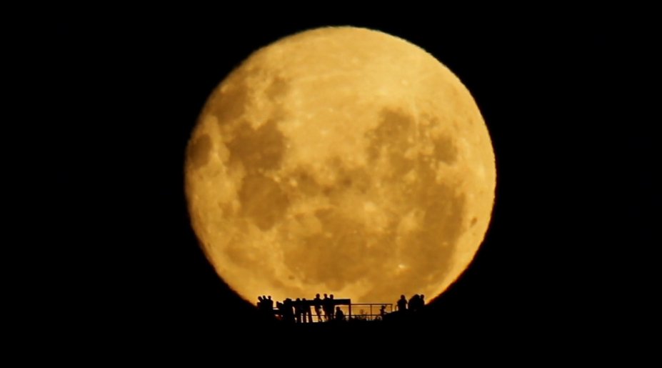 VIDEO: Full moon rise over New Zealand - Australian Geographic