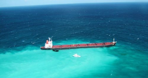 Experts fear major reef damage from stranded ship - Australian Geographic