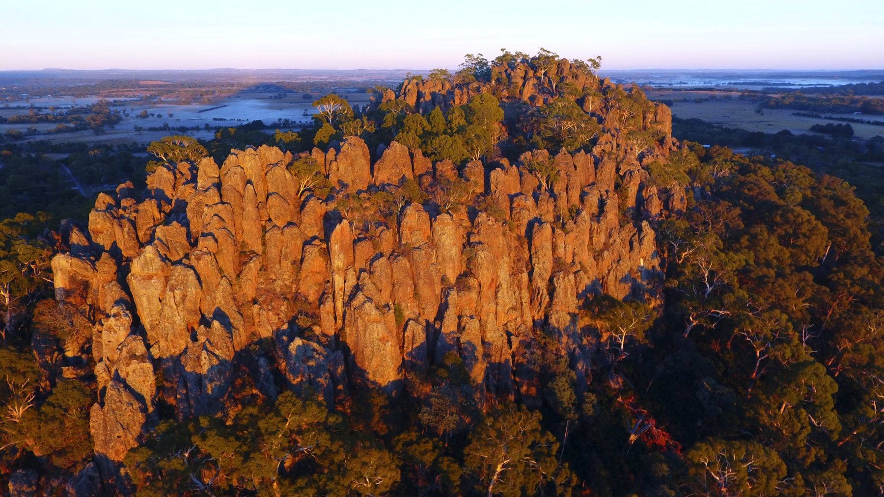 The chain of ancient volcanoes that stretches from Queensland to the ...