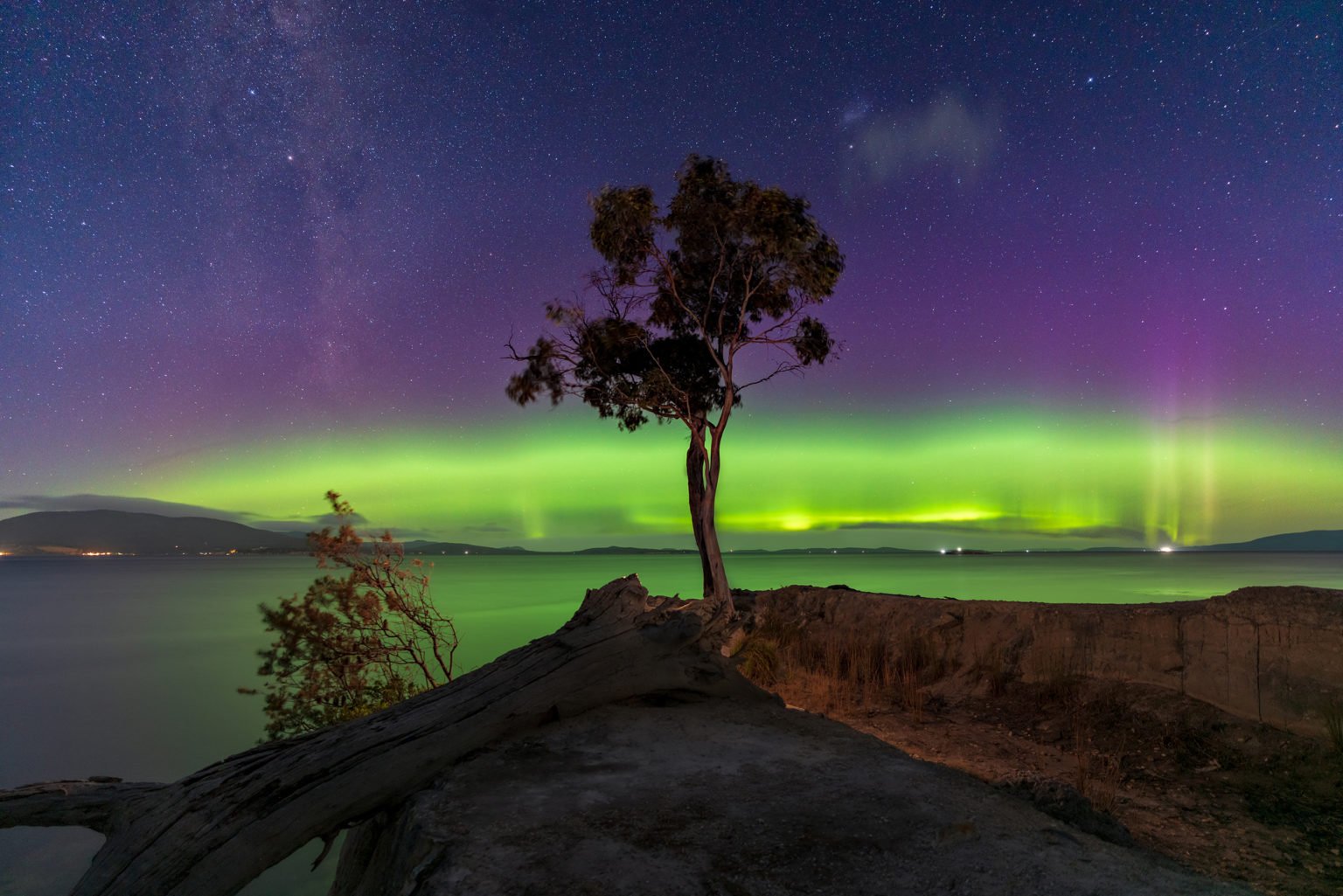 Photographer captures stunning image of Aurora Australis - Australian ...