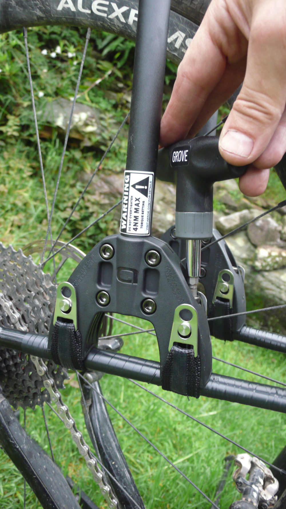 Aeroe Spider Rear Rack and Handlebar Cradle: Tested
