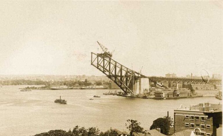 Sydney Harbour Bridge construction centennial - Australian Geographic