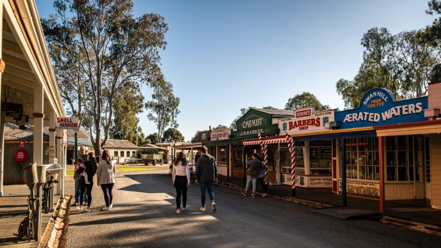 A complete guide to Swan Hill, VIC - Australian Geographic
