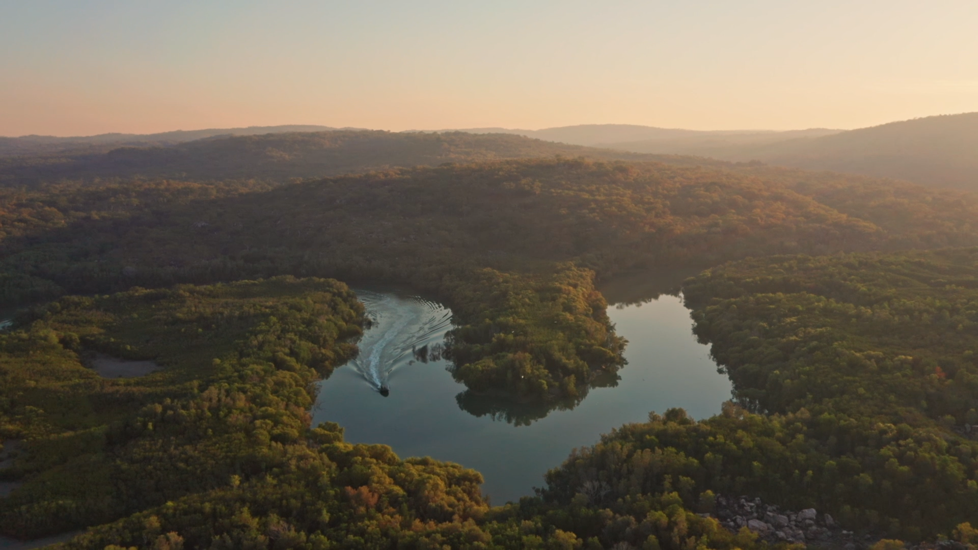 An exclusive documentary EXPEDITION Kimberley- Australian Geographic