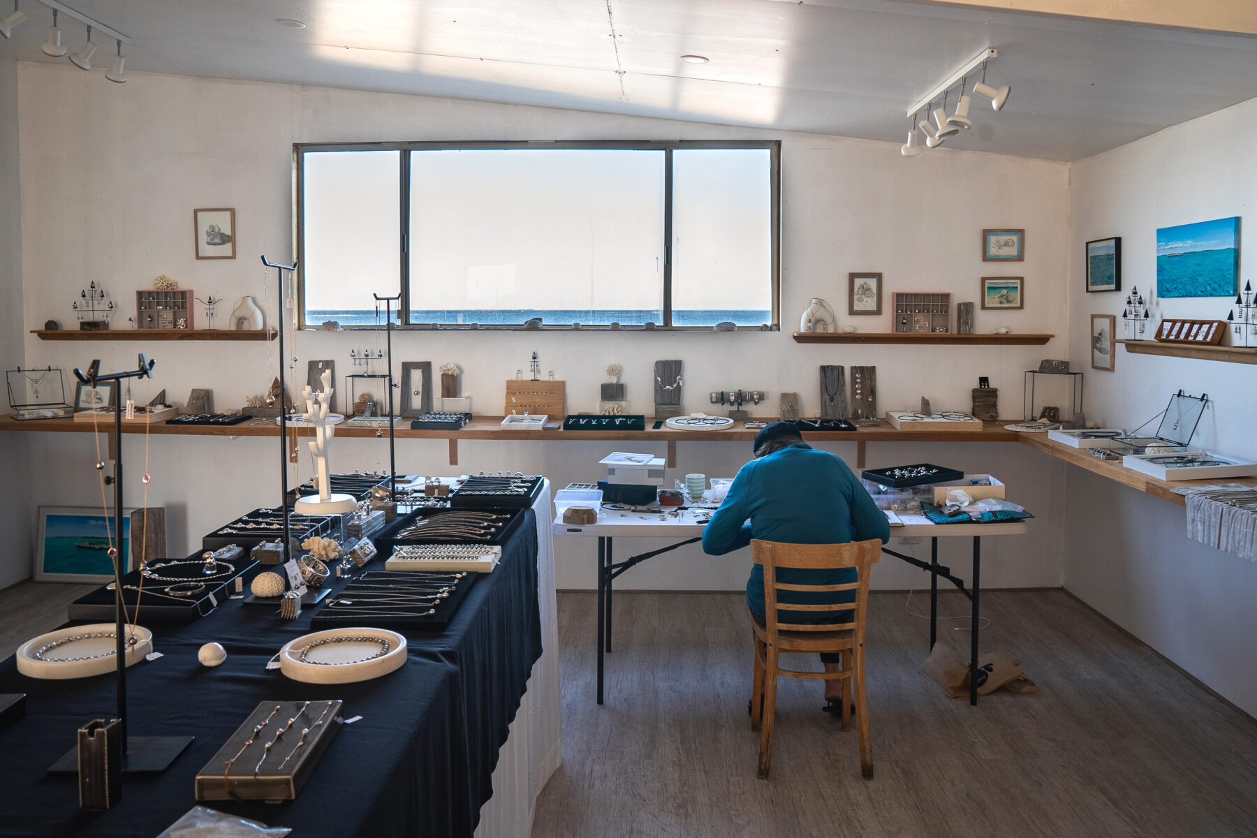 Post Office Island: Family pearls - Australian Geographic